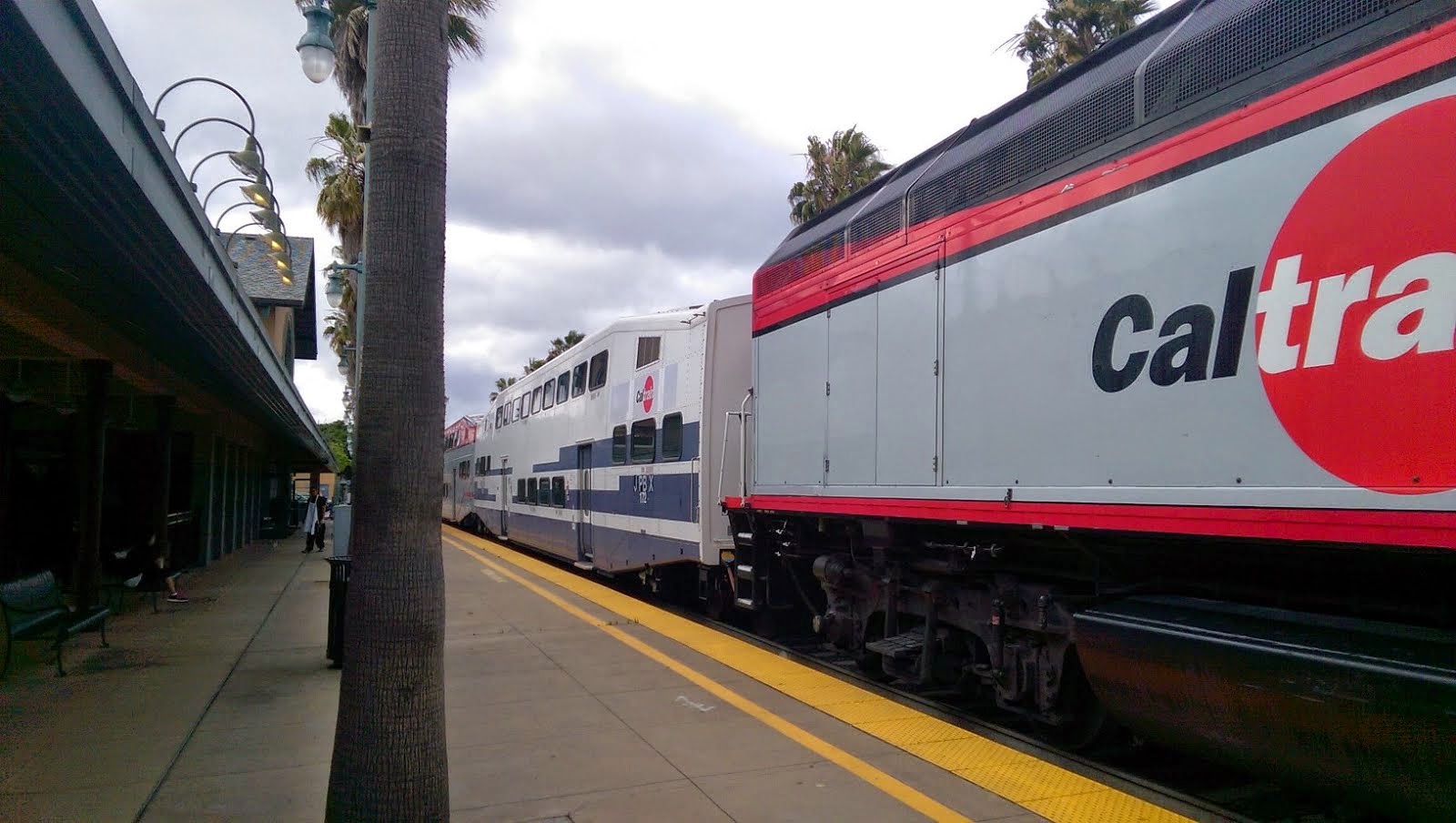 nkncat: Metrolink Cars on CalTrain