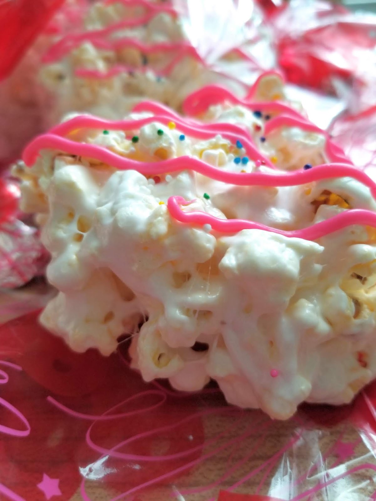 Hot and Cold Running Mom - Just my Stuff: Valentine Popcorn Hearts