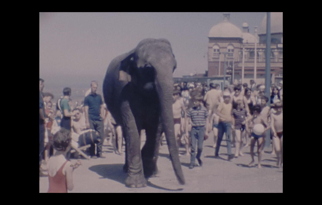 Rhyl Life: RHYL 1969: A FAMILY ON HOLIDAY