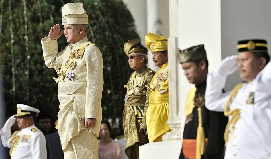 WARISAN RAJA & PERMAISURI MELAYU: Istiadat Tabal Adat Sultan Perak.