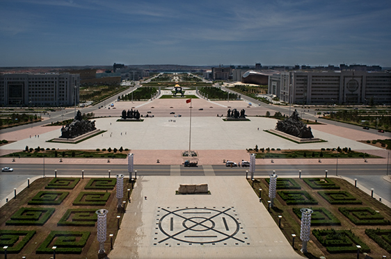 H.I.A.T. - Hey, I abandoned that!: The modern ghost town of Kangbashi