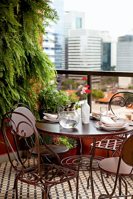 Varanda de apartamento com cara de quintal!