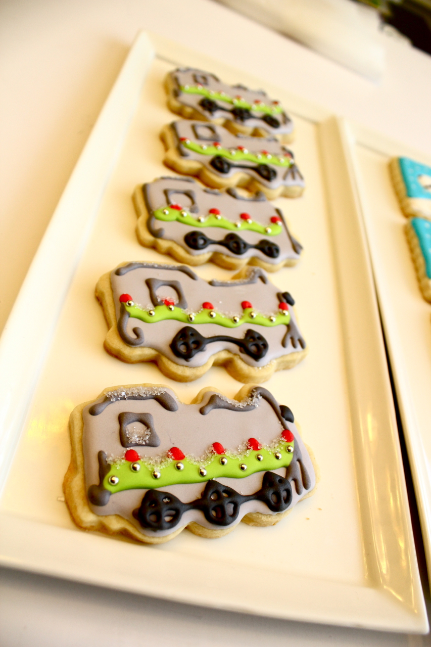 Cookiepops Blog: Polar Express Cookies: Cute Polar Bear and Polar ...