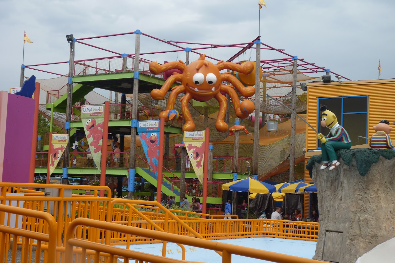 Kids' Articles by Dalia: Sesame Place visiting tips: When to go, what to do