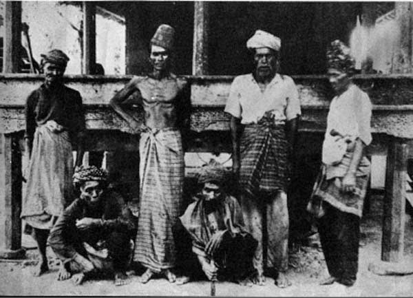 Aceh History: Pakaian Orang Aceh Tempo Dulu