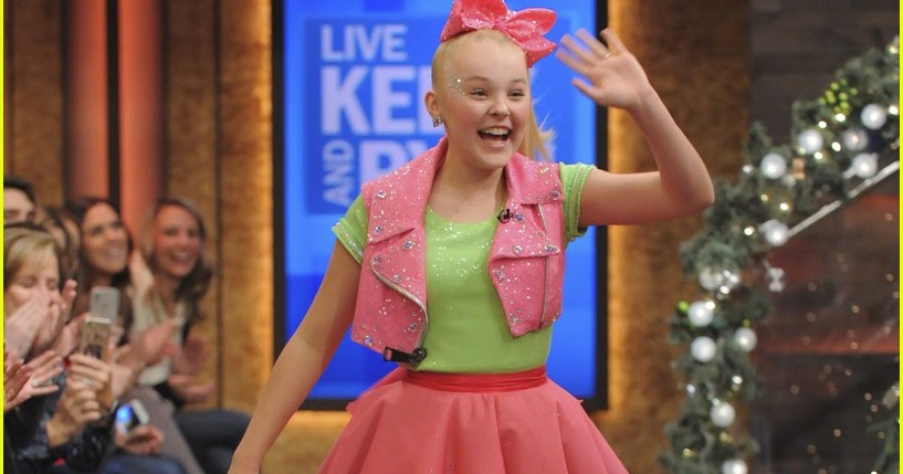 NickALive!: JoJo Siwa Wears Bright Pink To Two Appearances in New York City