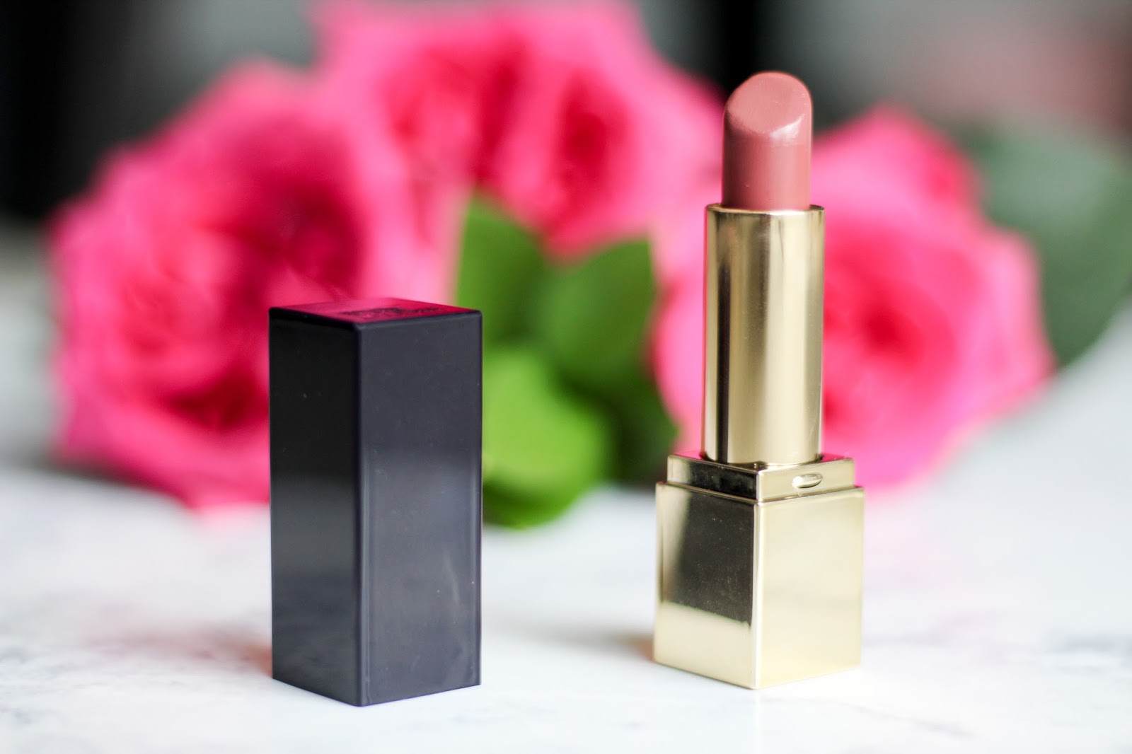 SIMPLE MAKEUP LOOK: 5 PRODUCTS IN 5 MINUTES | A Classy Fashionista