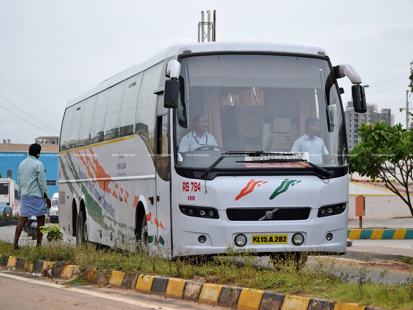 Thrissur to Bengaluru: KSRTC Garuda King Class