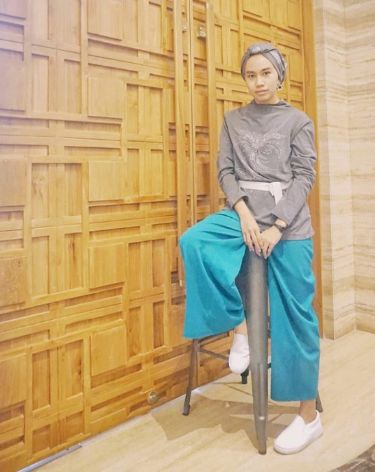 √ 25 Model Hijab Turban Modern Paling Hitz Kekinian yang Wajib Kamu ...