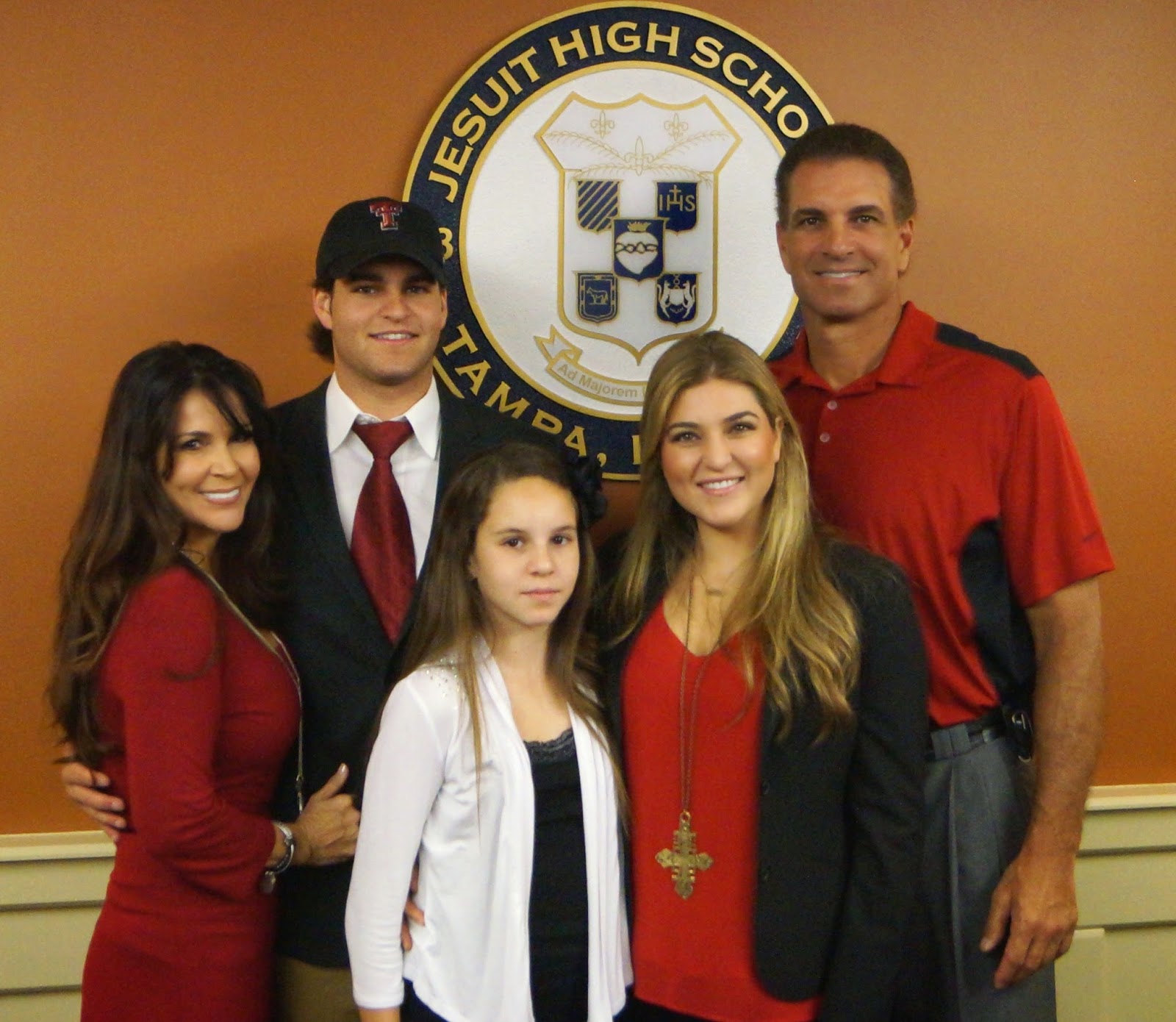 Mitzi Testaverde - All You Need To Know About Vinny Testaverde's Wife