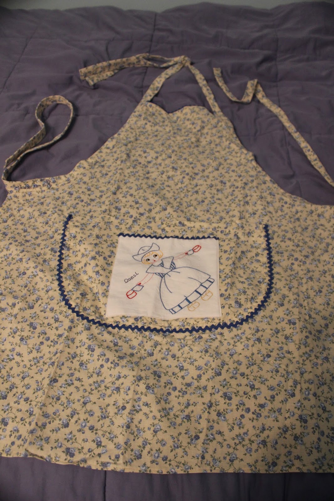 Snug Harbor Bay: Dolly's Designs - Beautiful Aprons
