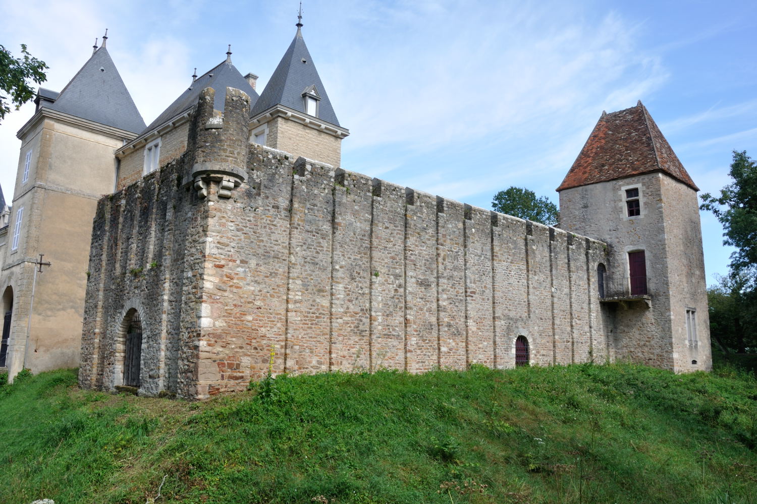 Romaanse bouwkunst in Bourgogne: Een fort binnen een fort