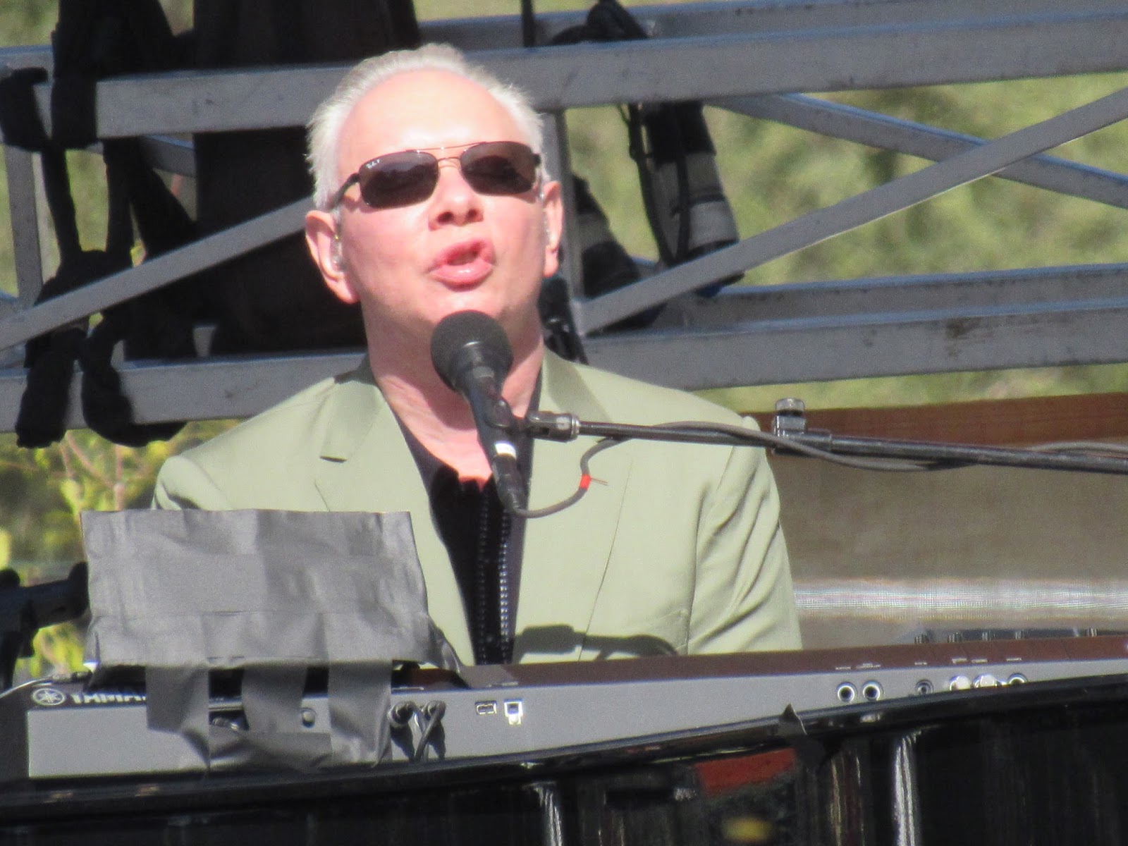 A Tuesday Night Memo: In 'Fast Forward', Joe Jackson continues his ...