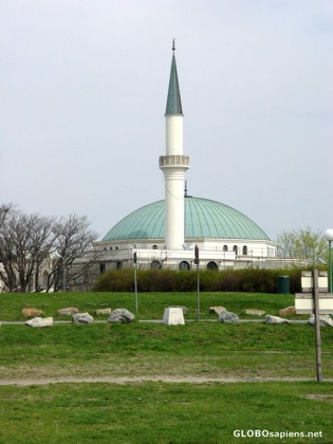 HISTORY OF THE WORLD: MASJID ISLAM DI KOTA VIENNA, AUSTRIA