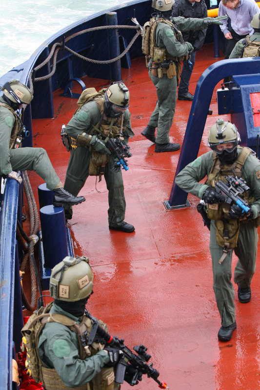 Australian Clearance Diving Team One (AUSCDT 1) On Training Mission ...