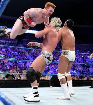 WWE In live!!!!: SHEAMUS vs ALBERTO DEL RÍO vs DOLPH ZIGGLER