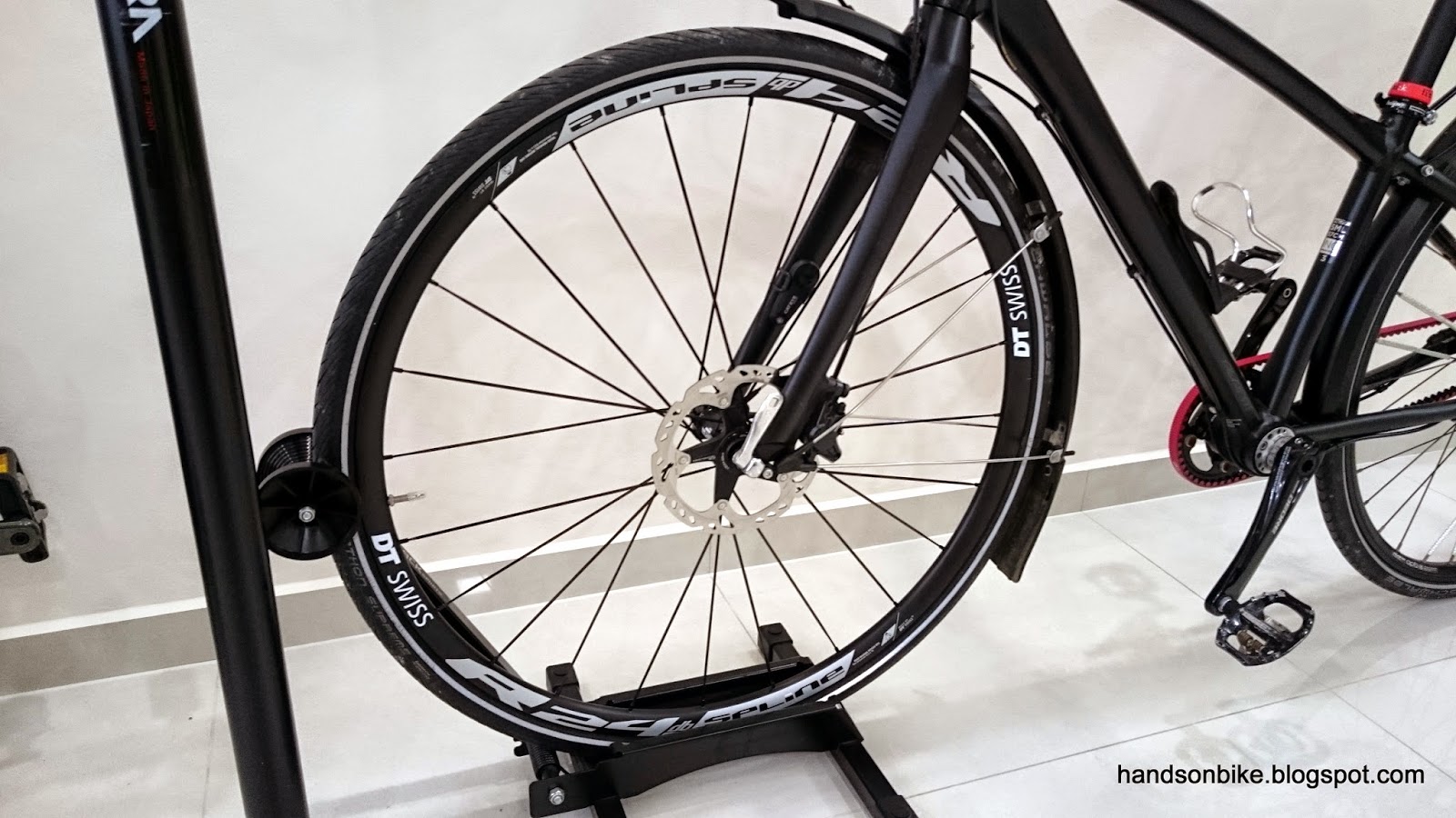 Hands On Bike: Avanti Inc 3: DT Swiss R 24 Spline Disc Road Front Wheel