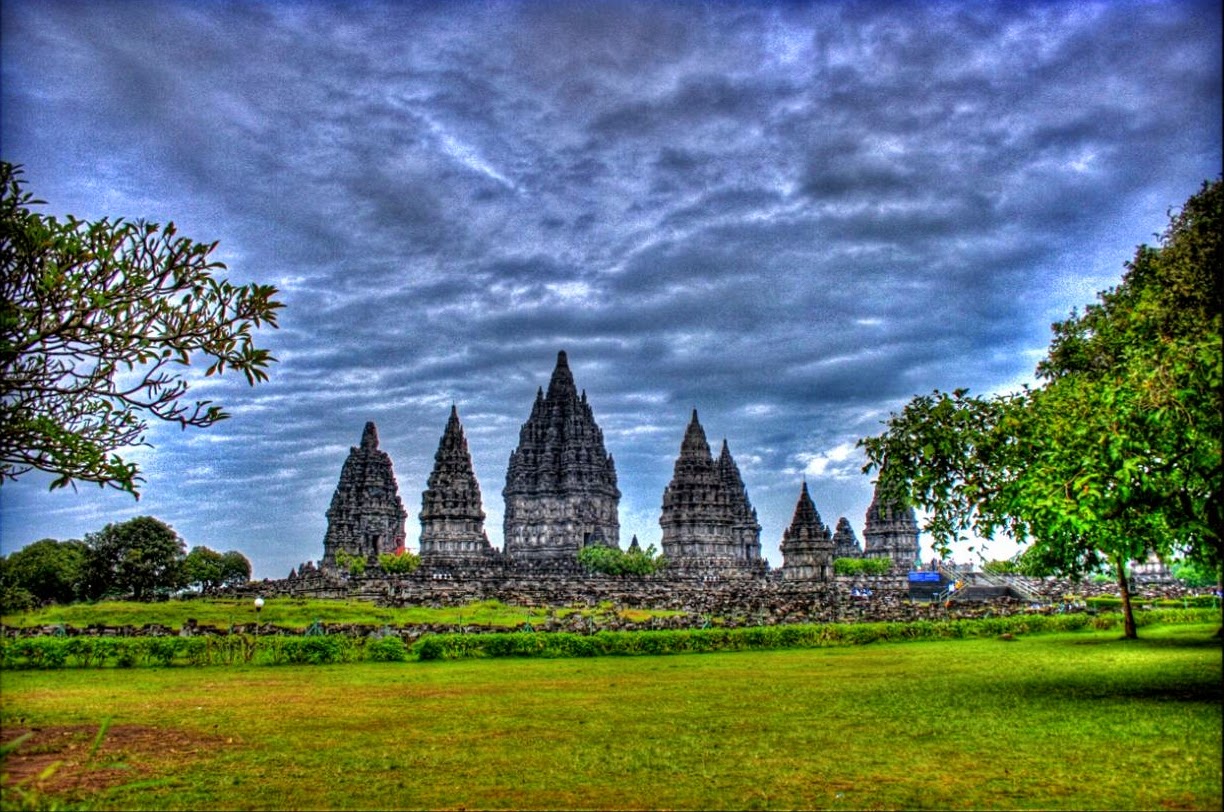 PRAMBANAN TEMPLE - AMAZING ASIA HOLIDAY