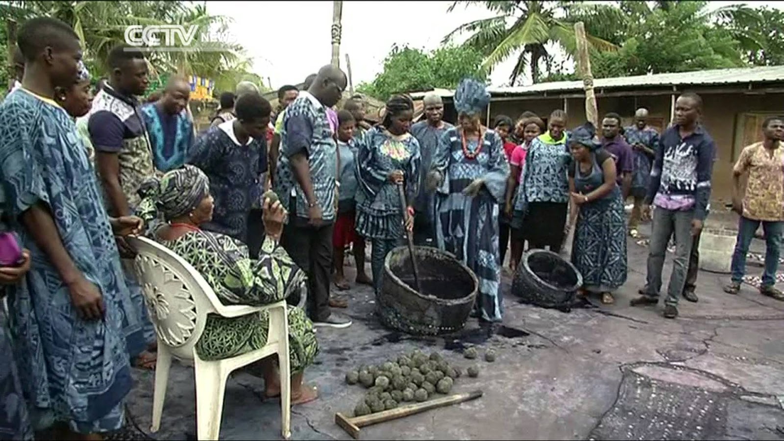 royaltyculture: Our Ways: Jukun tie and dye (Traditional Atire)