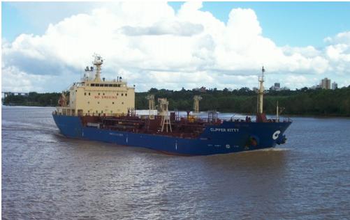 Desarrollo y Defensa: Impulsan un proyecto para recuperar la flota nacional