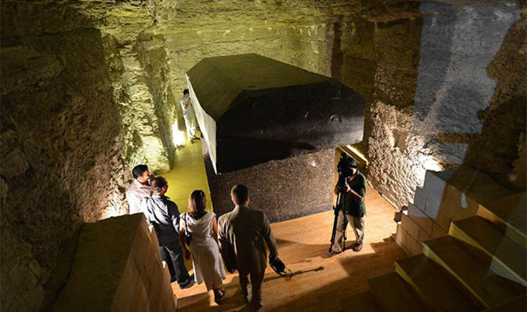 Beautiful Egypt: Serapeum of Saqqara 100 ton boxes mystery