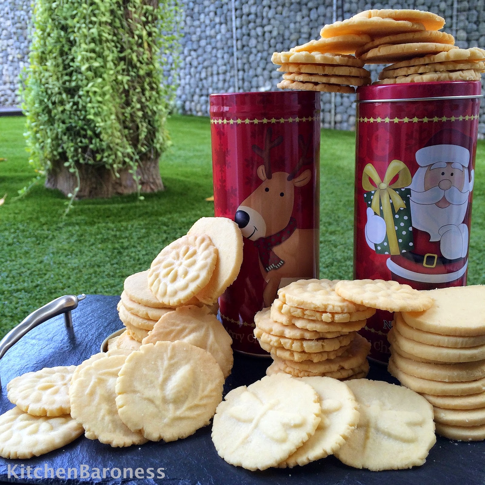 KitchenBaroness: Crisp Lemon Cookies