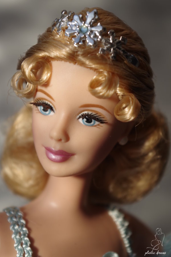 Plastic Dreams Dolls :: Barbie et miniatures: Barbie Doll as Snowflake ...