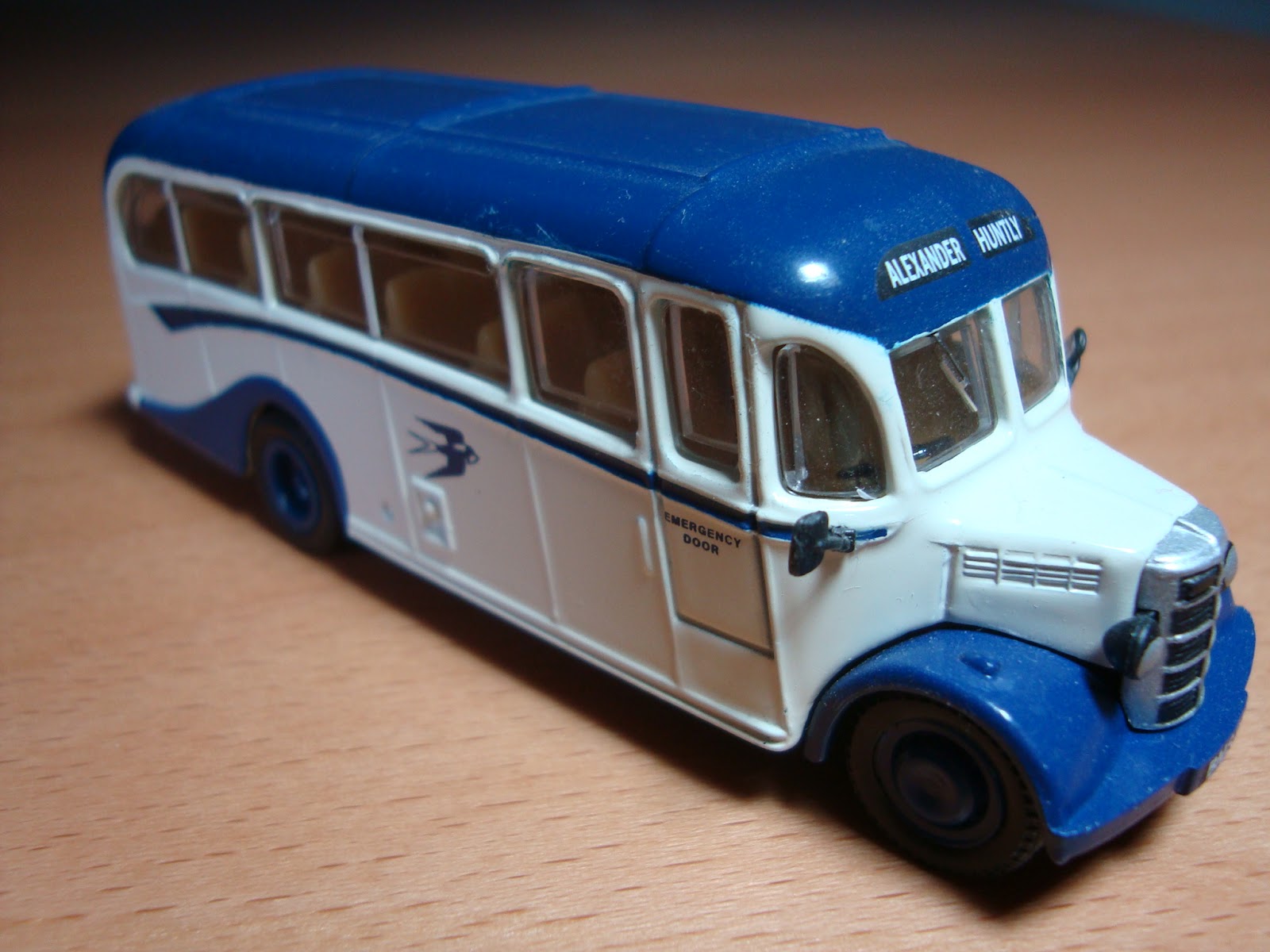Oscar's Classic Model Cars Collection: 1950s Bedford OB Coach