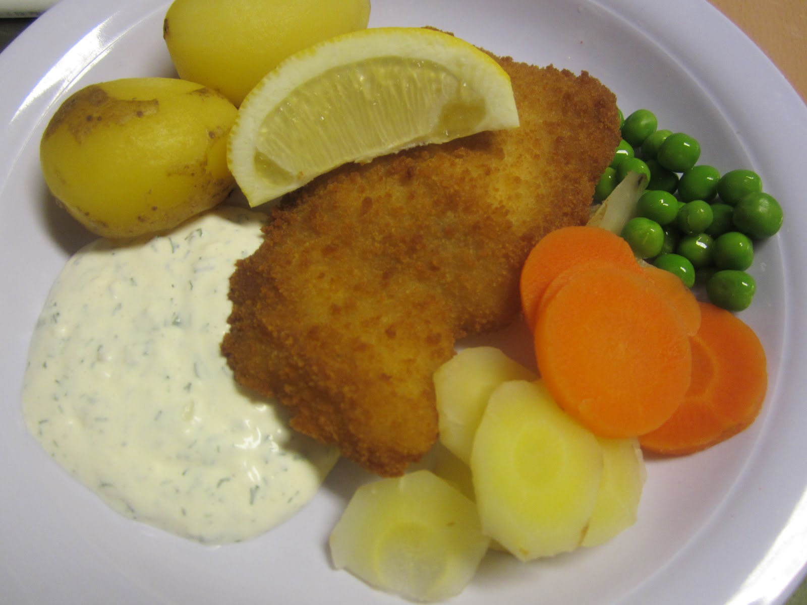 Skövdes skolmatsblogg-Eriksdalskolan: Sprödbakad torskfilé med kall dillsås