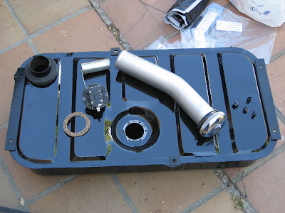 Austin Healey Sprite MK3 restoration: Fuel tank assembly and some strip ...