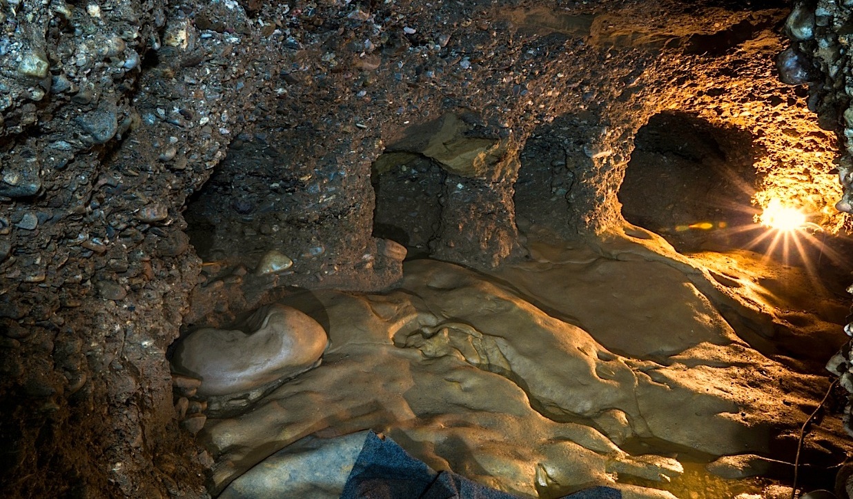 One of the side tunnels in Ravne. Here you have a fine example of the ...