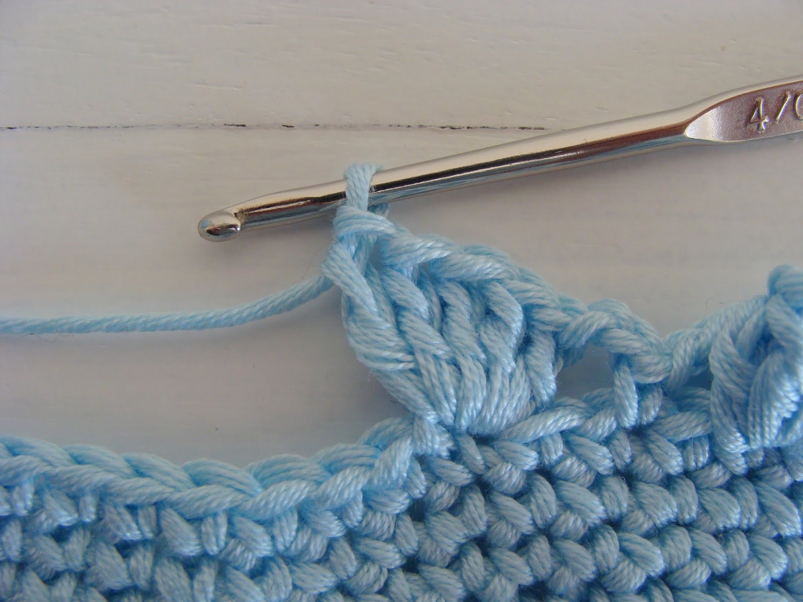 Twolittlebirds: Popcorn stitch crochet edging tutorial