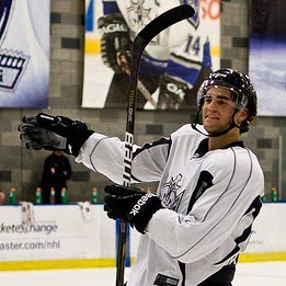LA Kings prospect Andy Andreoff pushing for Manchester?
