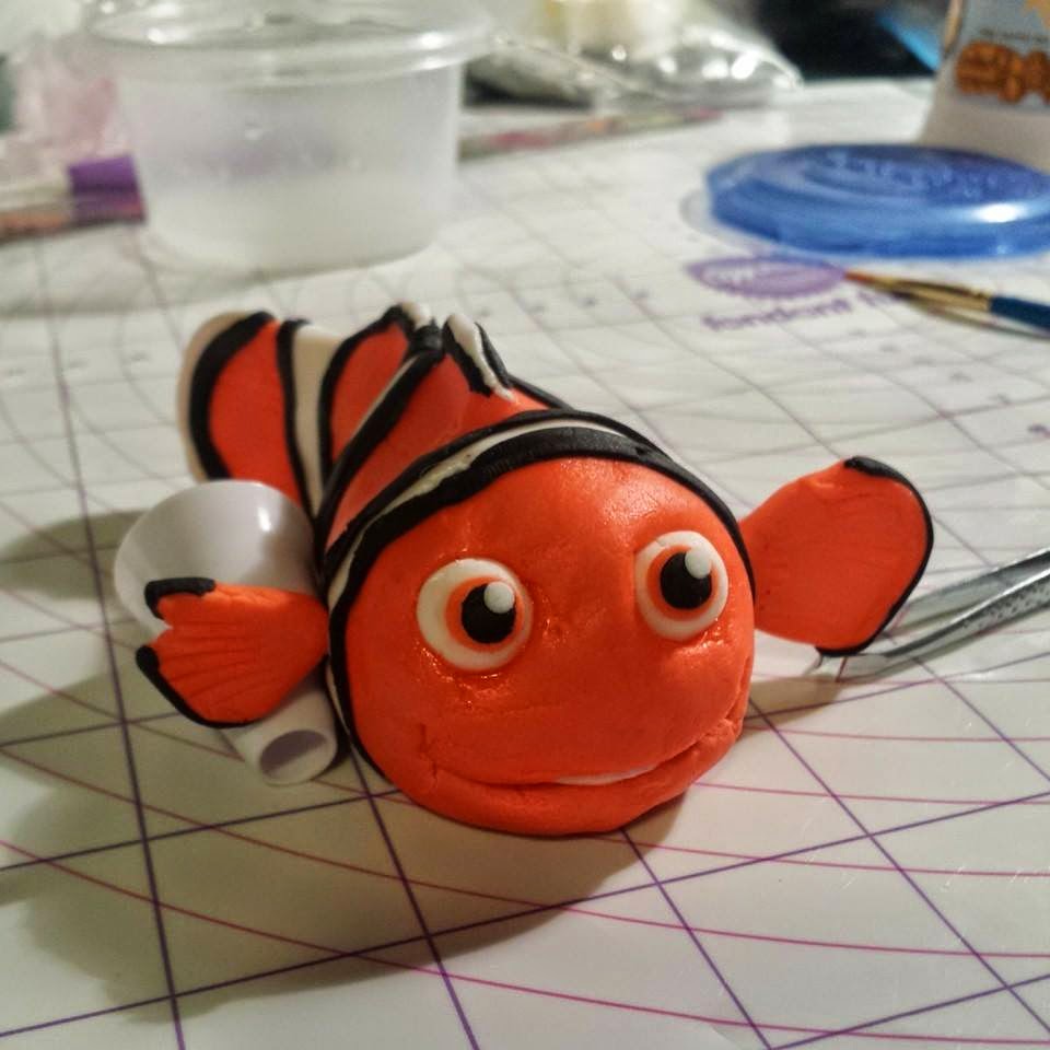 Cassie's Cakes and Sweets: Finding Nemo: Sculpting Fondant Characters