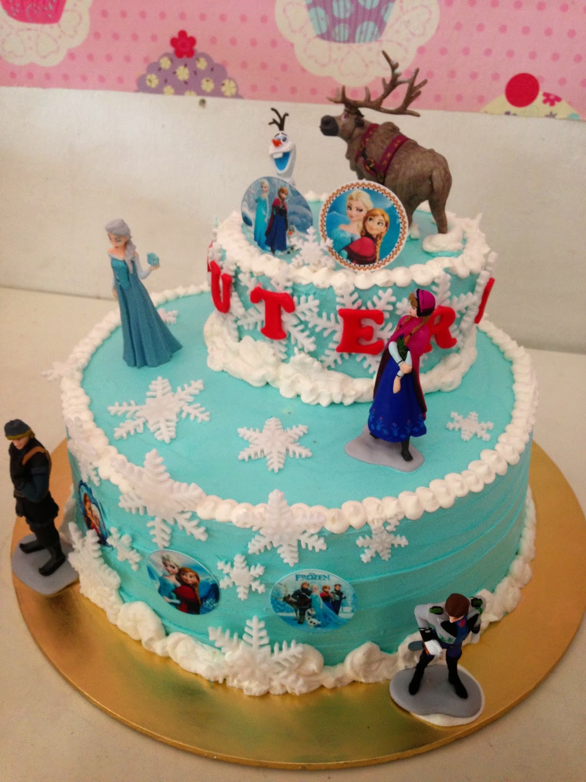 ninie cakes house: Frozen Theme Cake 2 tier