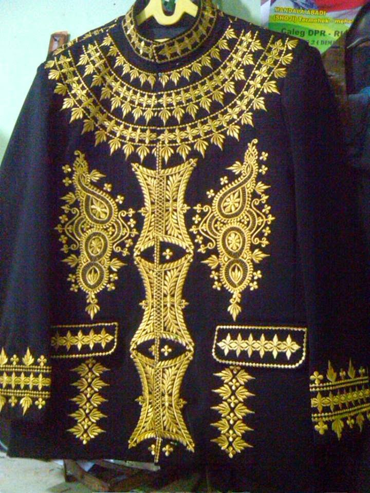 Mengenal Linto Baro, Baju Adat Aceh yang Dikenakan Presiden Jokowi Saat ...