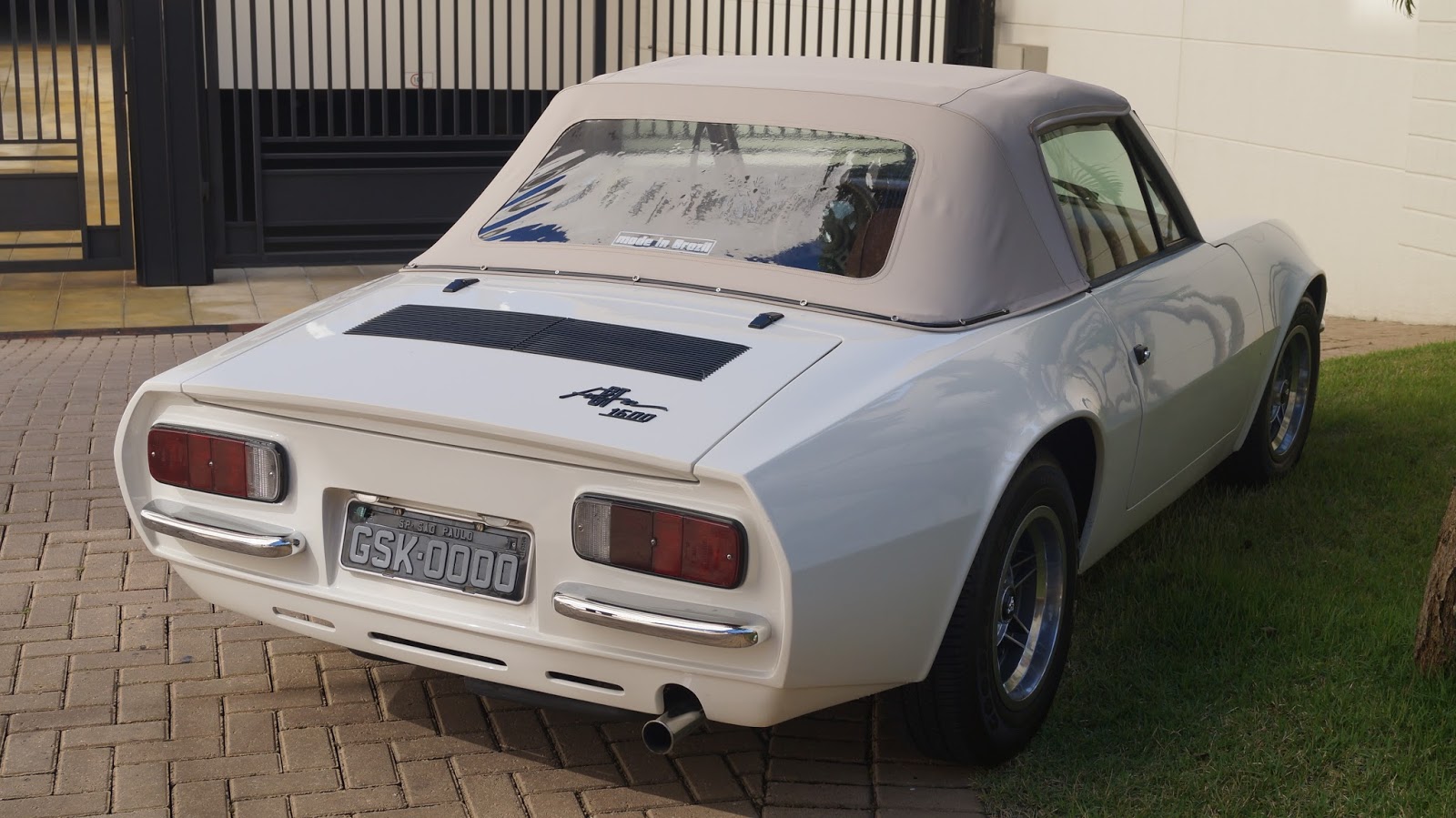 Puma GTS monocromática 80: Detalhes do carro restaurado