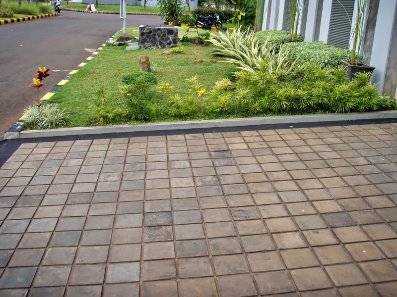 Garis Hijau: Batu Andesit untuk Carport