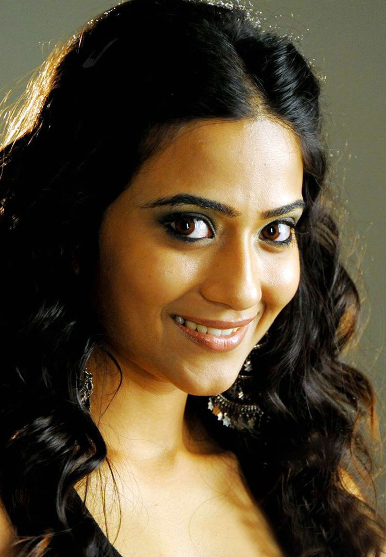 Indian model Aditi Sharma stills | Aditi Sharma sexy stills in outfit ...