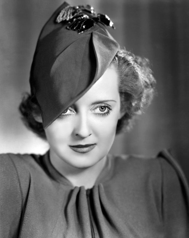 30 Stunning Black and White Portraits of a Very Young Bette Davis in ...