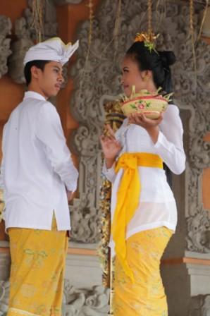Blog Budaya Indonesia: Pakaian Adat Bali : Jenis, Perlengkapan, dan ...