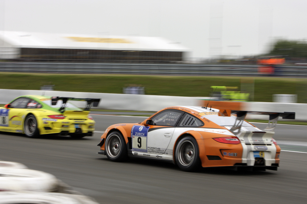 Racing with Professionals/MRS GT Racing: Porsche Intelligent ...