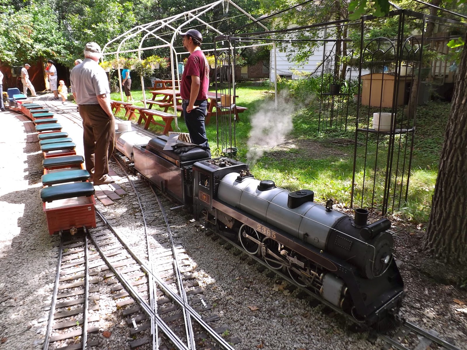 Model train: Get Model trains you can ride-on