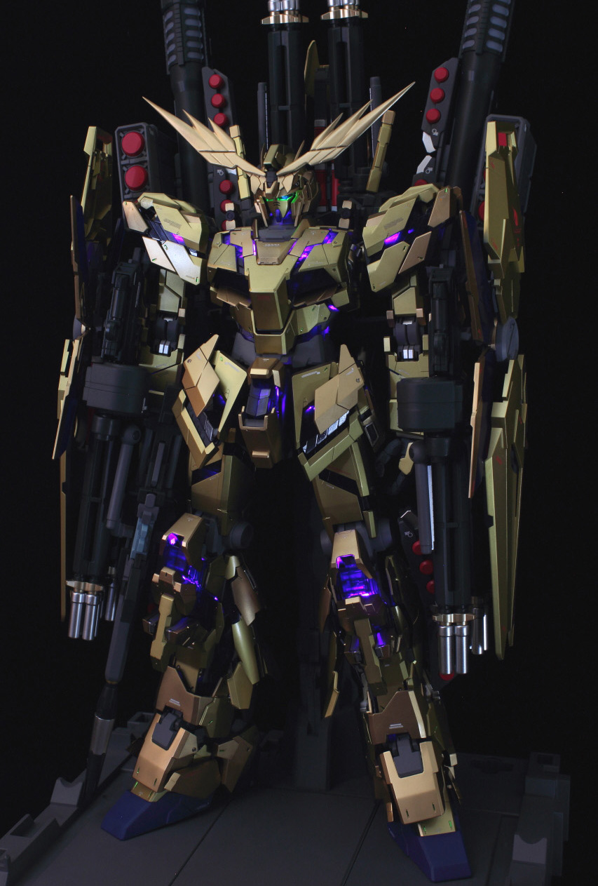 Custom Build: PG 1/60 Unicorn Gundam Phenex + Full Armor Equipment