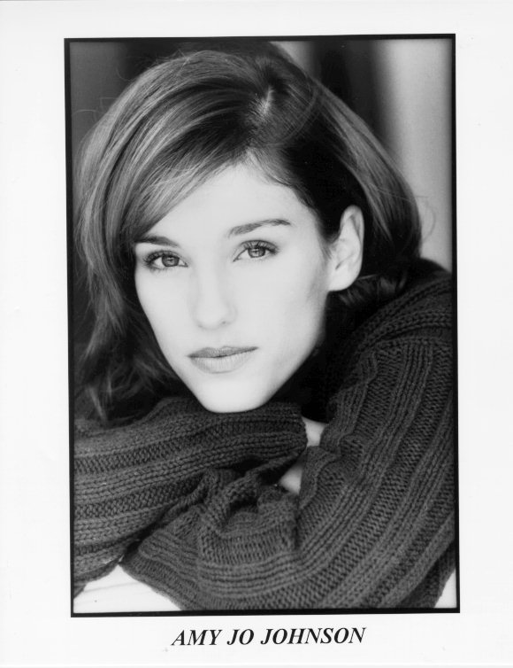 Amy Jo Johnson | Celebrity Style
