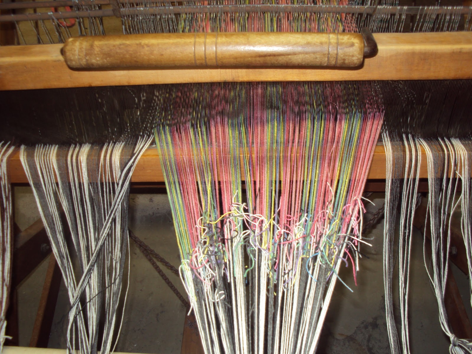 Life of a Rug Weaver: Lets Load That Union 36 LOOM