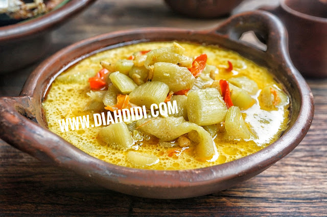 Diah Didi's Kitchen: Sayur Lompong Bumbu Kuning