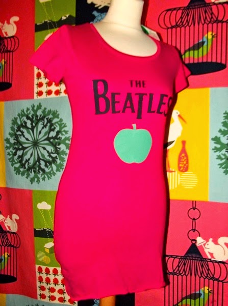 YUMI ON LINE: THE BEATLES ROBE APPLE BIFACE CERISE TXS OU 34 - 38
