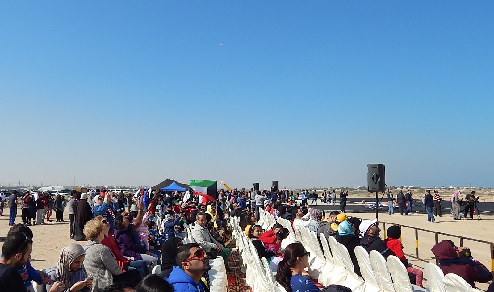 Kuweight 64: LONGEST FLAG IN THE WORLD - KUWAIT FLAG MAKES GUINNESS ...
