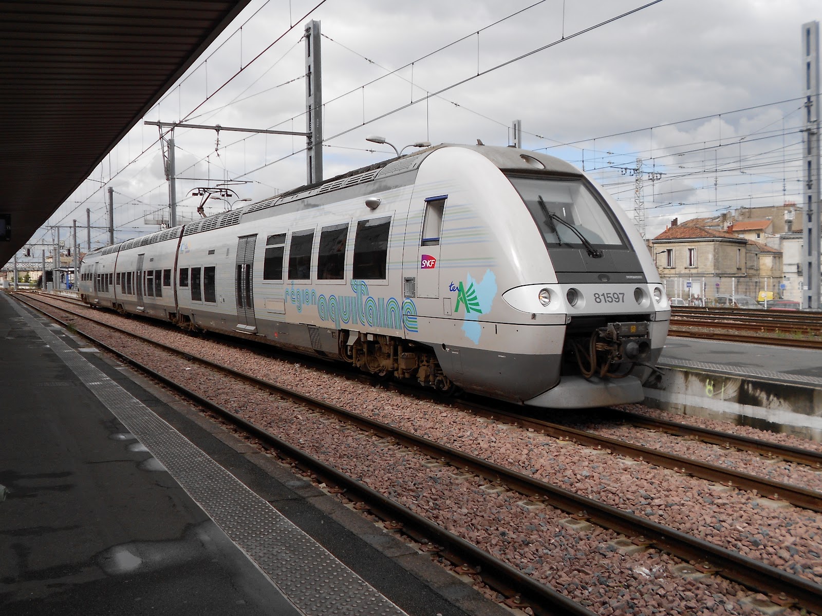 LA PASSION DU TRAIN: AGC Aquitaine en gare de Bordeaux